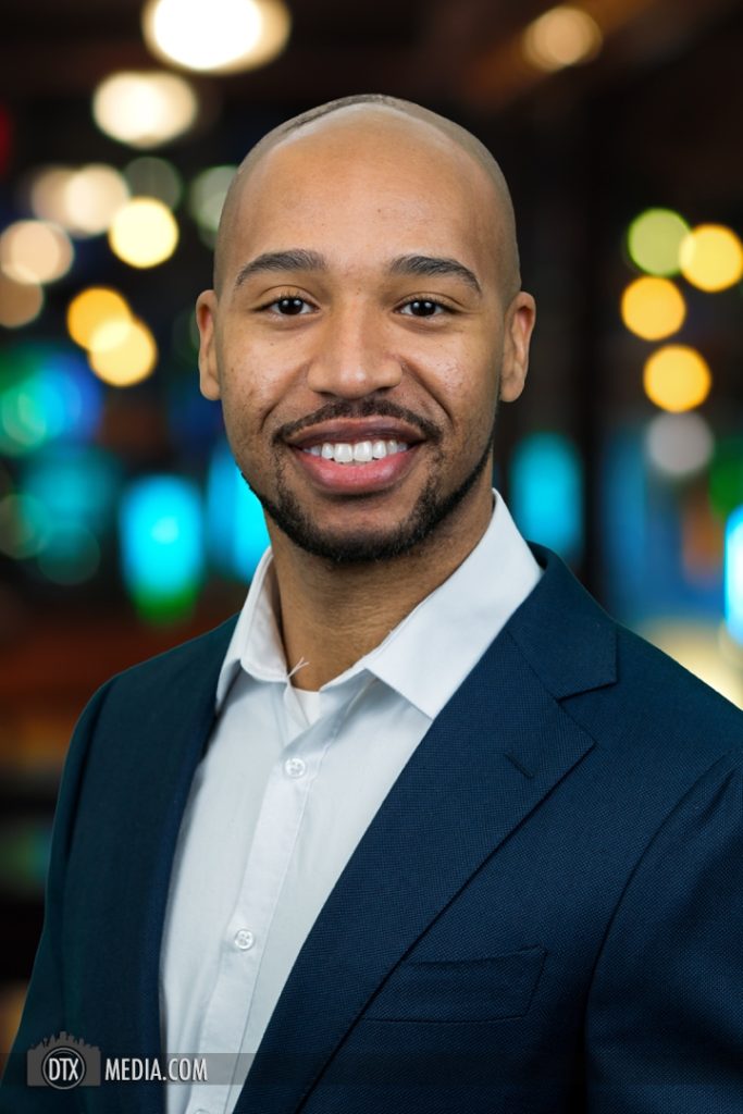 Dallas Green Screen Headshot Photographer - DevRight Media